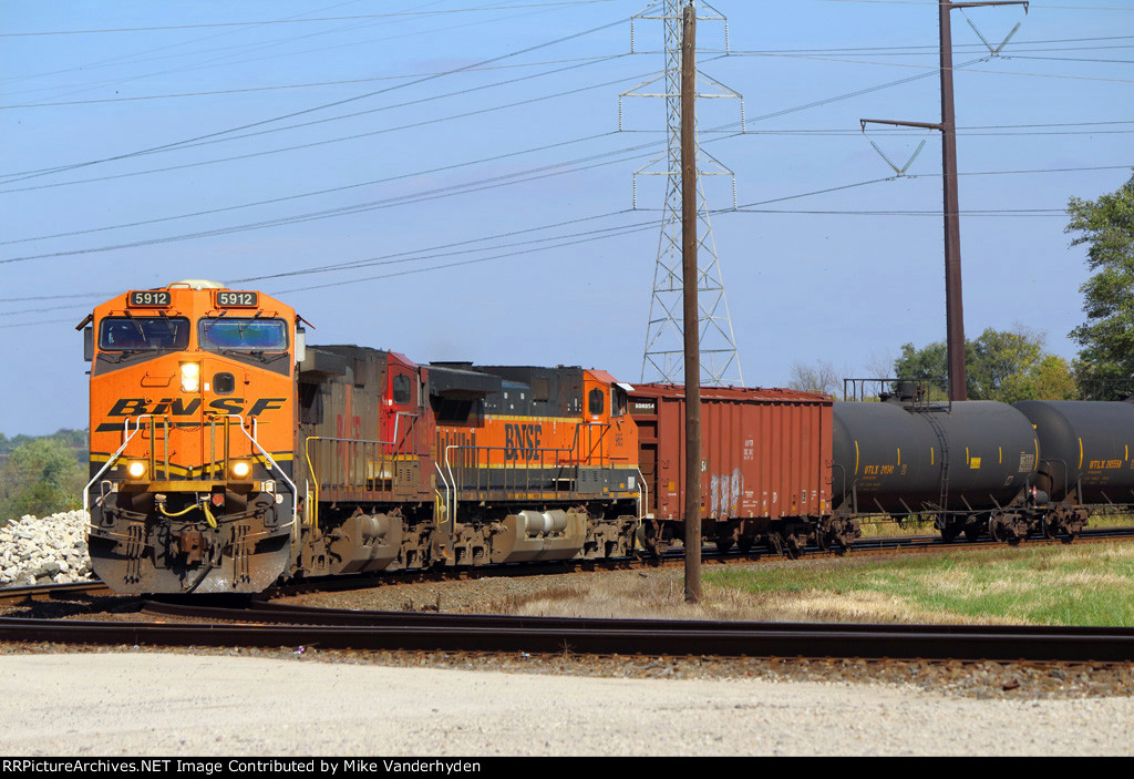 BNSF 5912